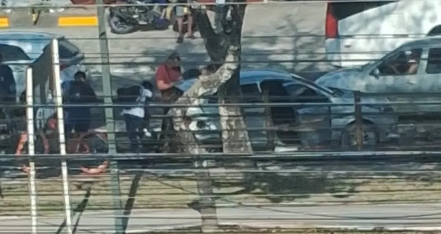Carreta avança sinal vermelho e provoca colisão múltipla na Avenida ...